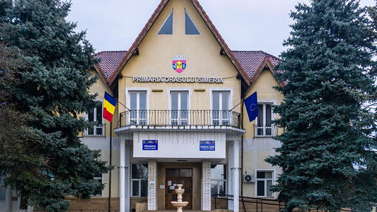 Primarul unui oraș a pedepsit toți angajații. Oamenii au fost lăsați ...