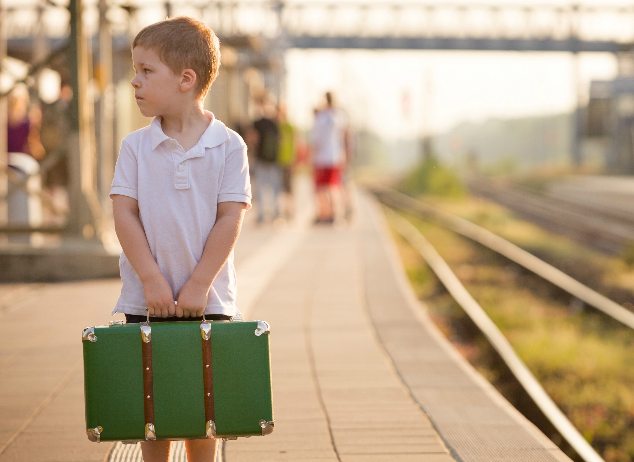 Ialomița: Un copil de 5 ani a plecat singur cu trenul la mare, fără să ...