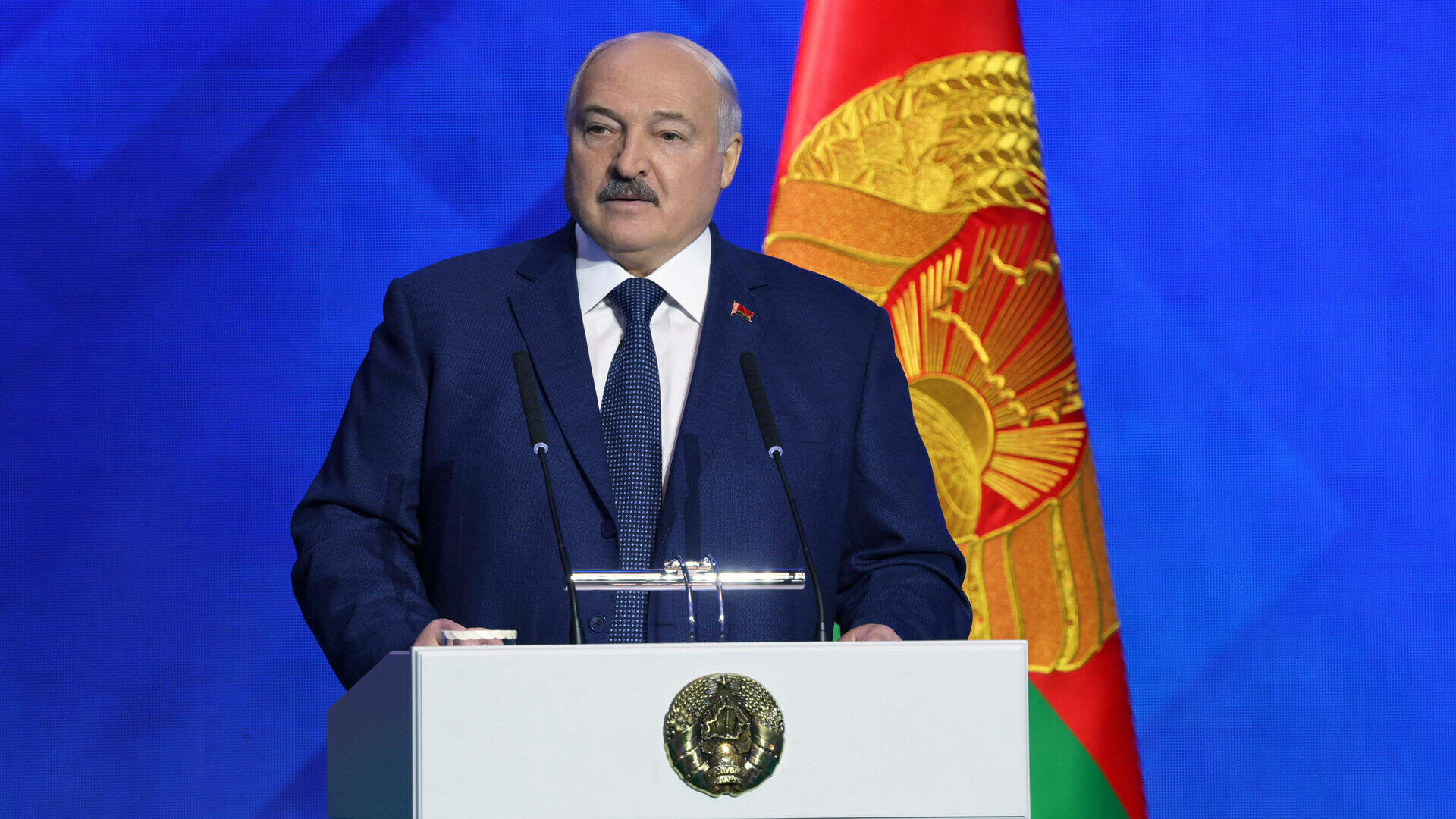 Aleksandr Lukașenko, rămâne la putere după un scrutin fără surprize ...