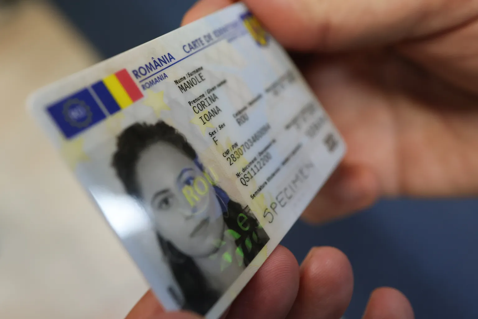 Probleme cu buletinul electronic. De ce durează de 5 ori mai mult să-ți ...